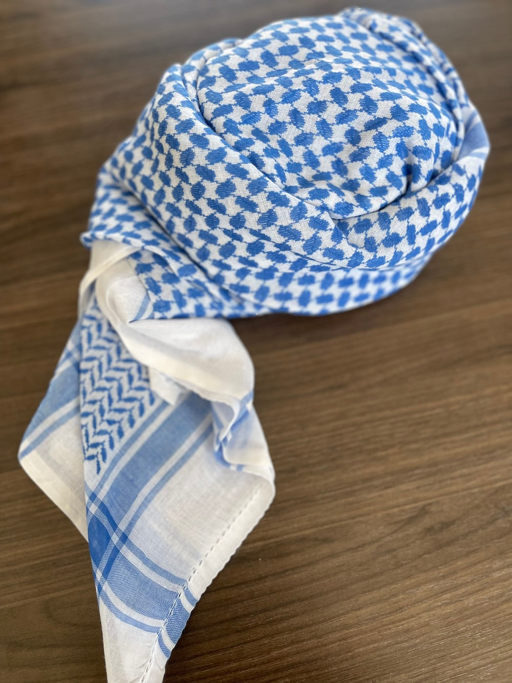 Mens Ready Made Blue & White Arab Hat Shemagh Keffiyeh – My Little Jubba