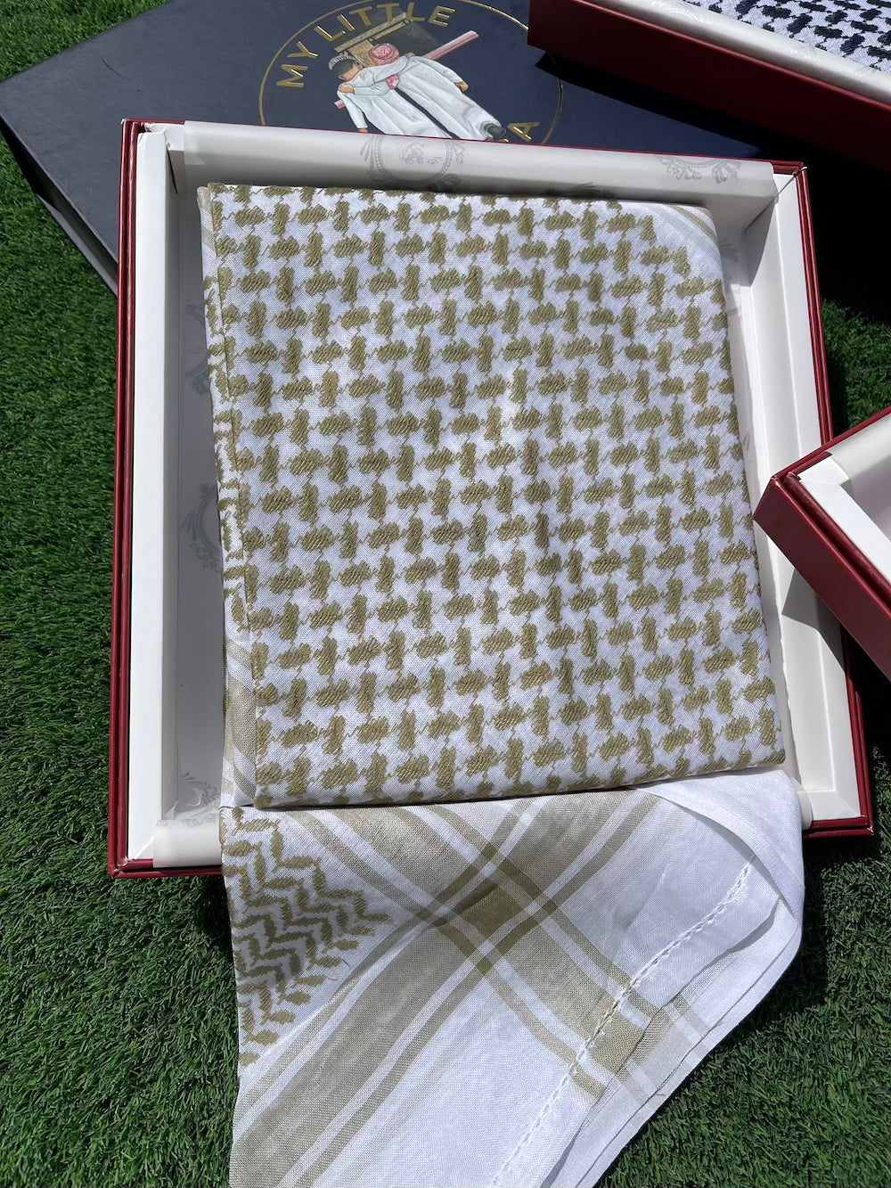 Light Olive Green Luxury Keffiyeh – 55" Traditional Stiff Cotton Scarf ...